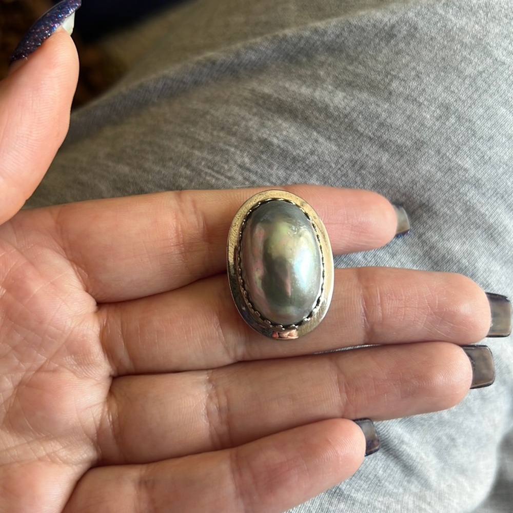 Silver Tone Pearlescent Statement Ring - Gem